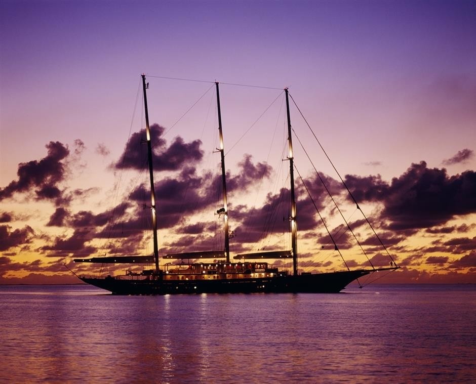 Yacht ATHENA, Royal Huisman | CHARTERWORLD Luxury Superyacht Charters